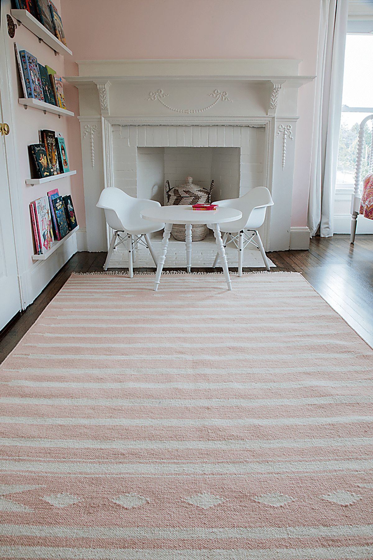 Calm Pastel Pink Rug | Rooms to Go