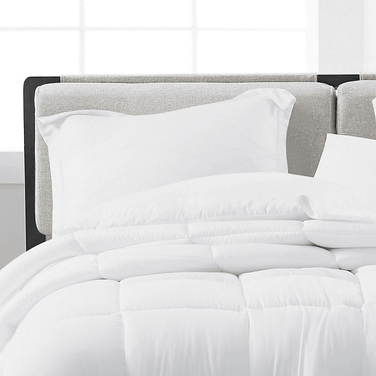 Candy Colors White Full/Queen Comforter Set | Rooms to Go