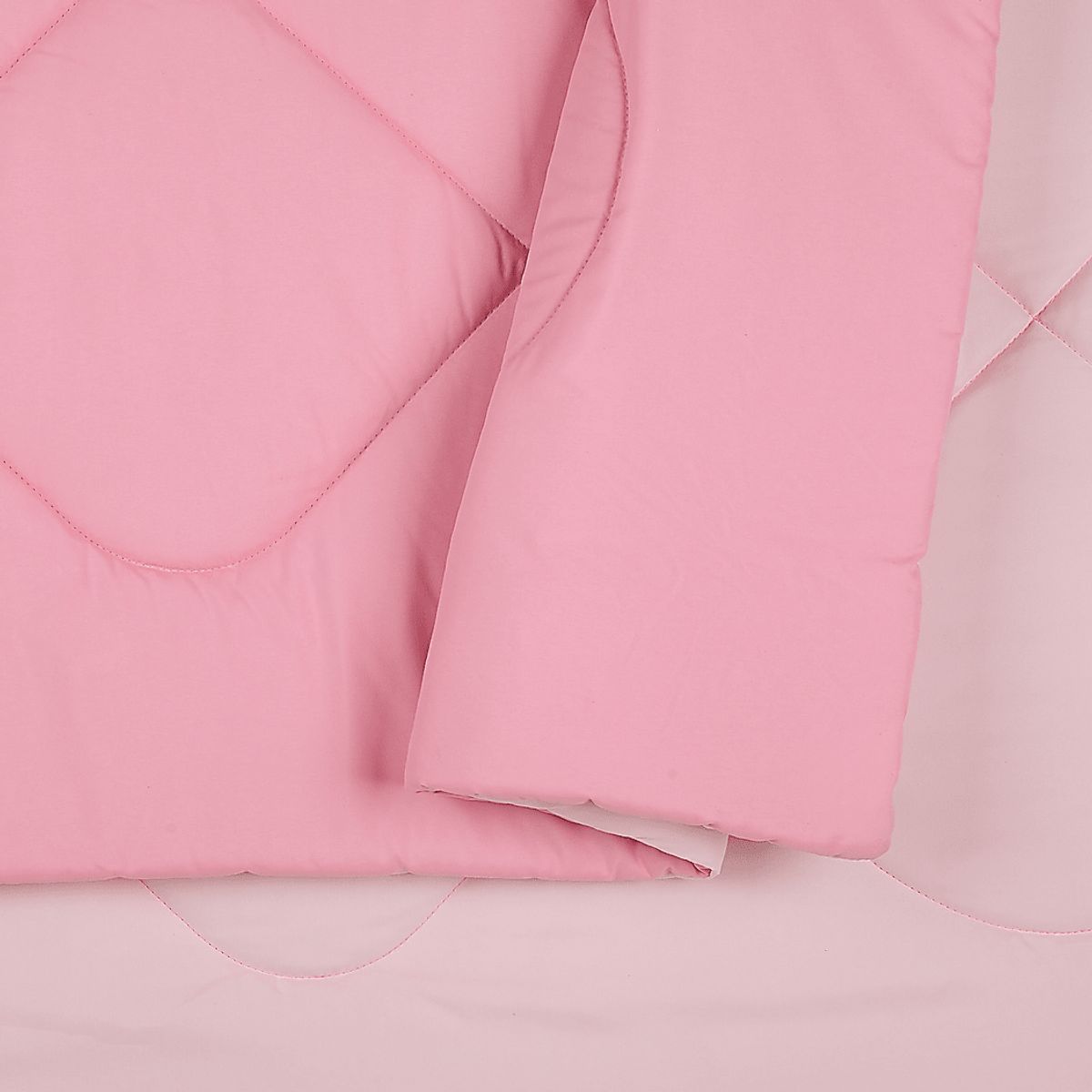 Irys Pink Full/Queen Comforter Set | Rooms to Go