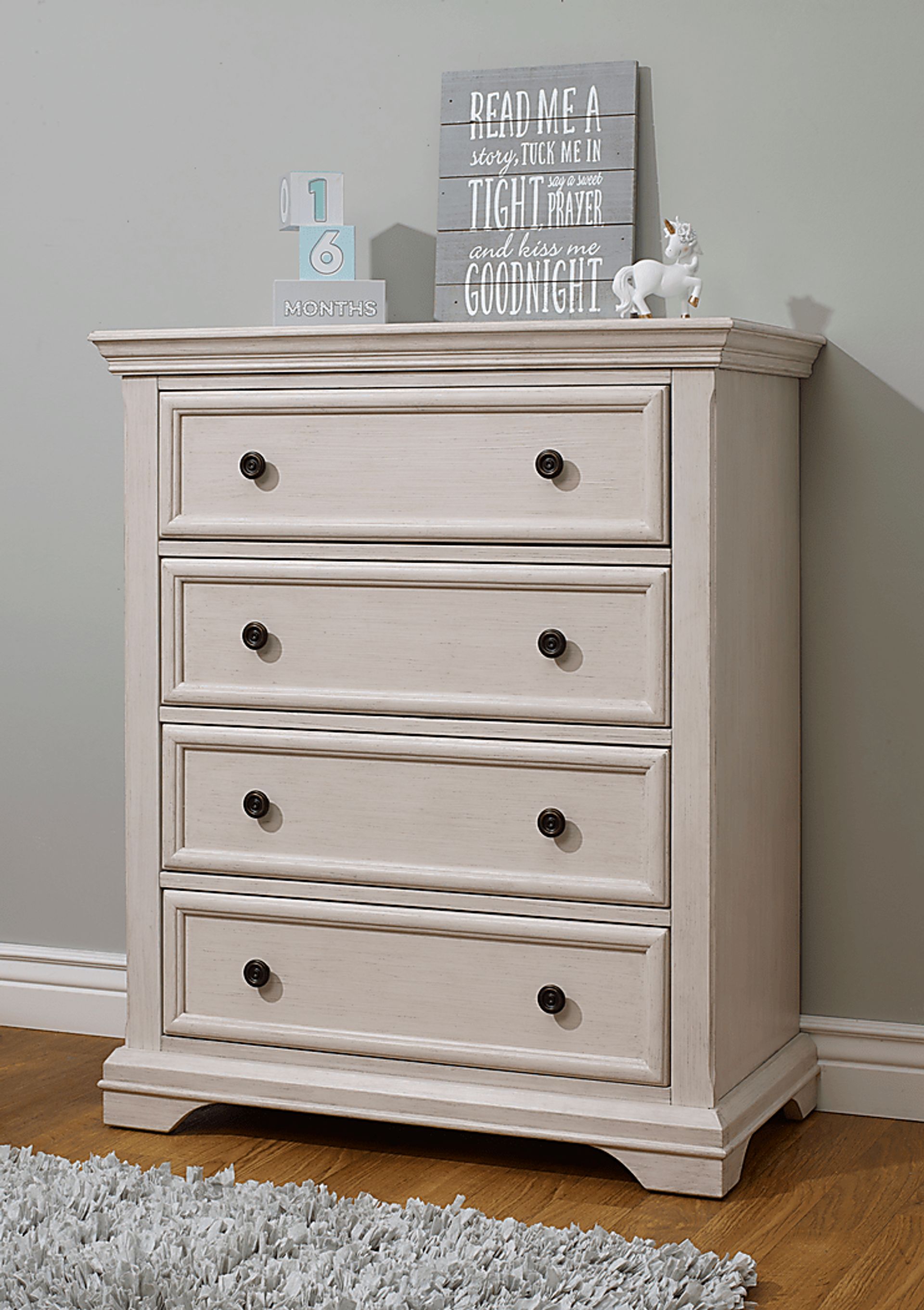 Ivory Light Wood,White 4 Drawer Dresser | Rooms to Go