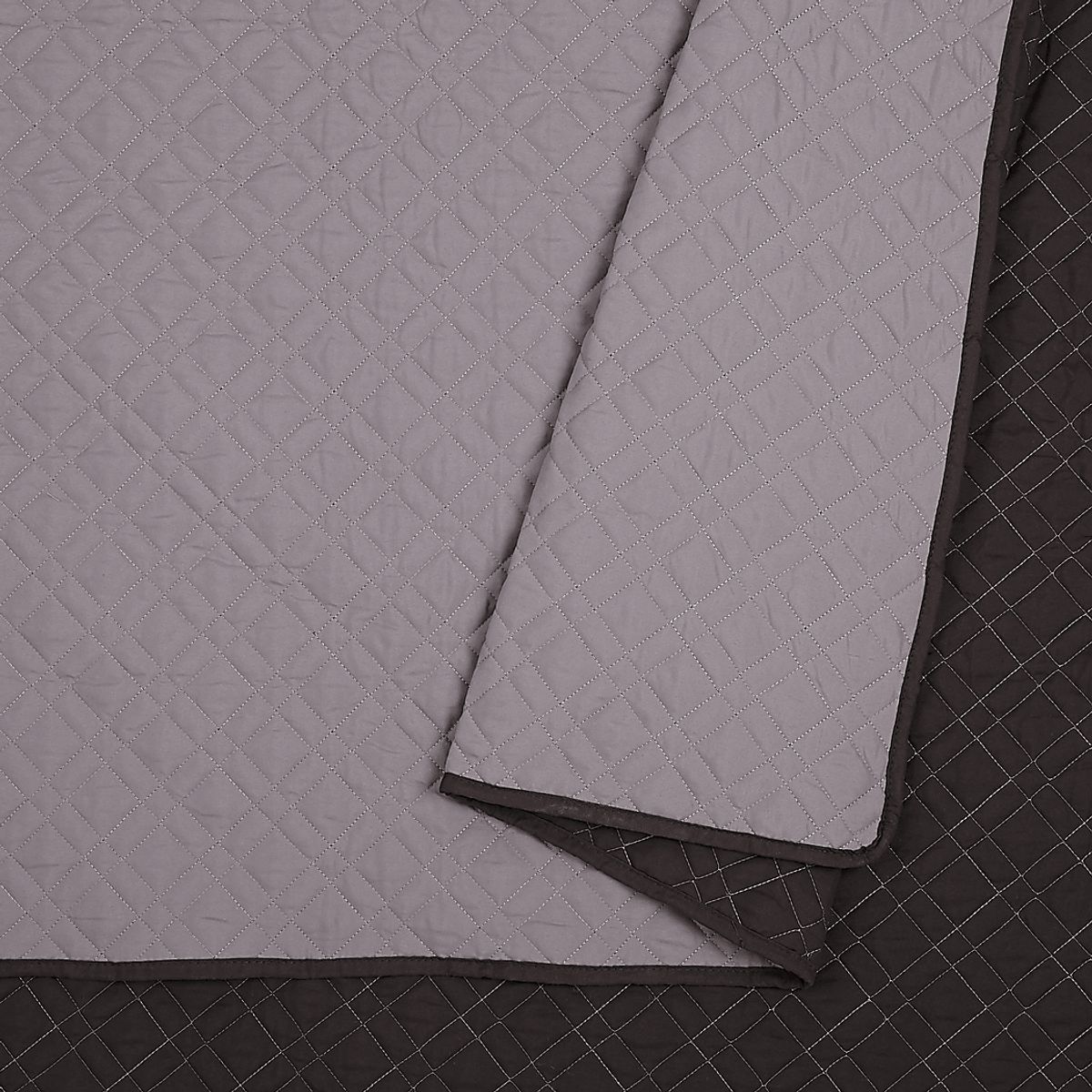 Milhaven Gray Polyester Fabric Full/Queen Quilt | Rooms to Go