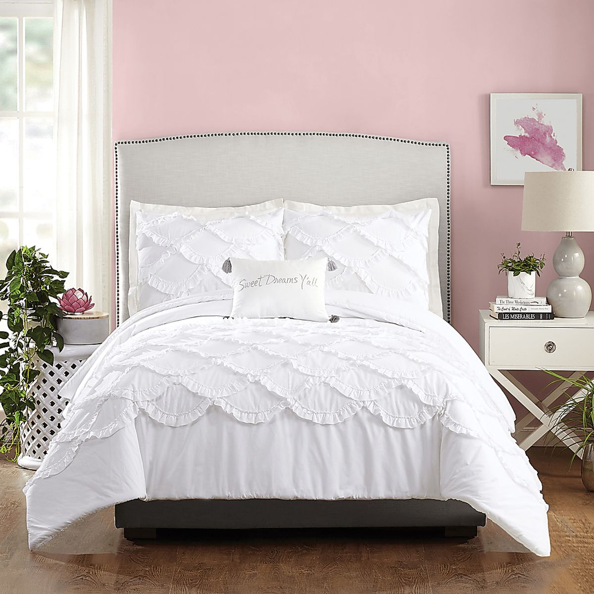 Ruffled Dreams White Full/Queen Comforter Set | Rooms to Go
