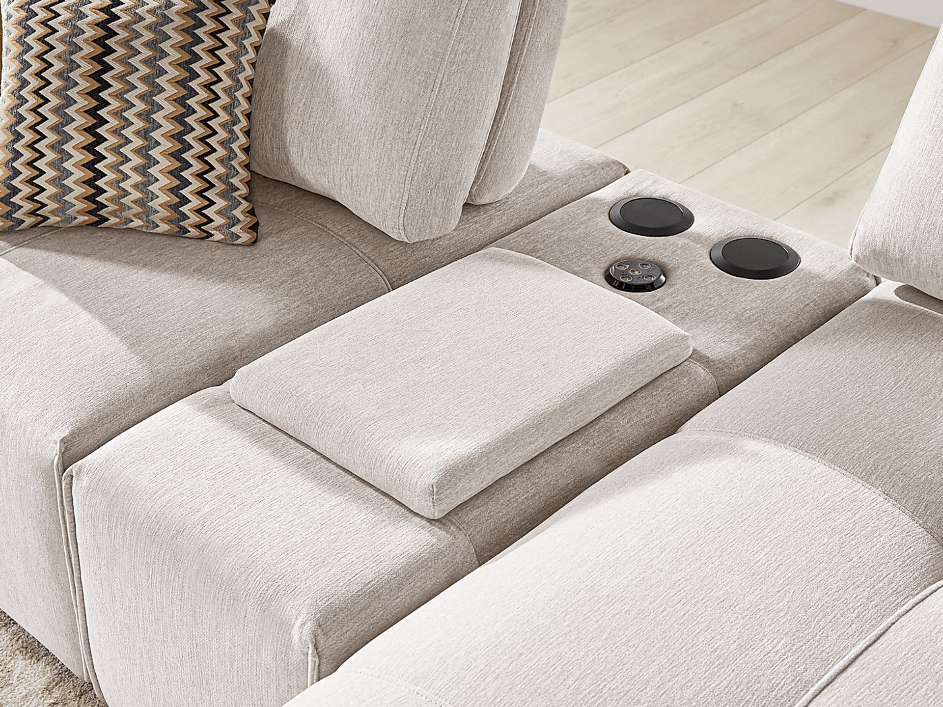 Laney Beige Chenille Fabric 5 Pc Chaise Sectional | Rooms to Go