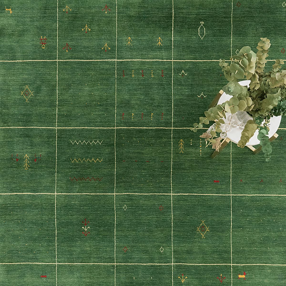 Laniberry Green Rugs | Rooms to Go