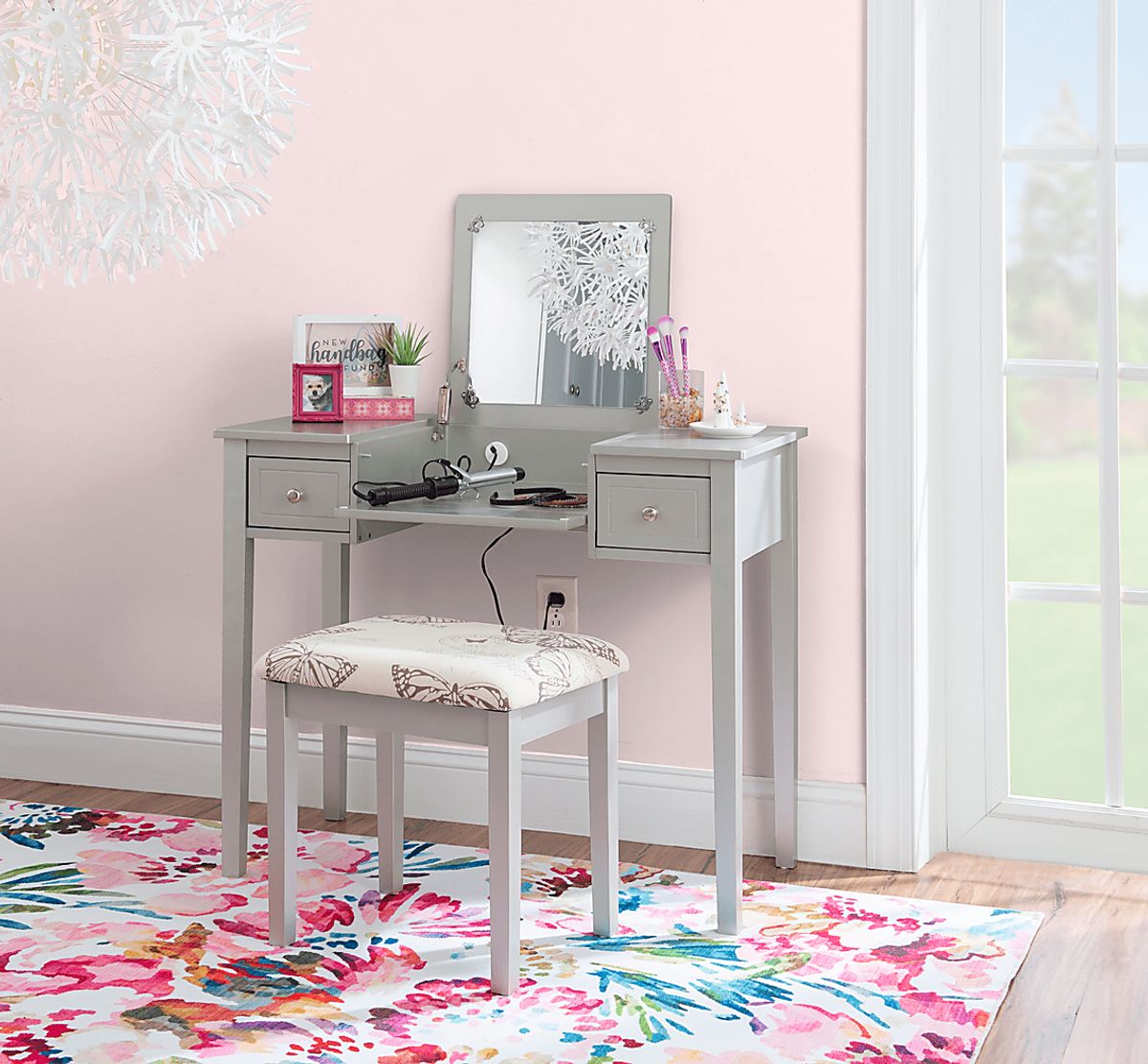 Larkbunting Gray Vanity | Rooms to Go
