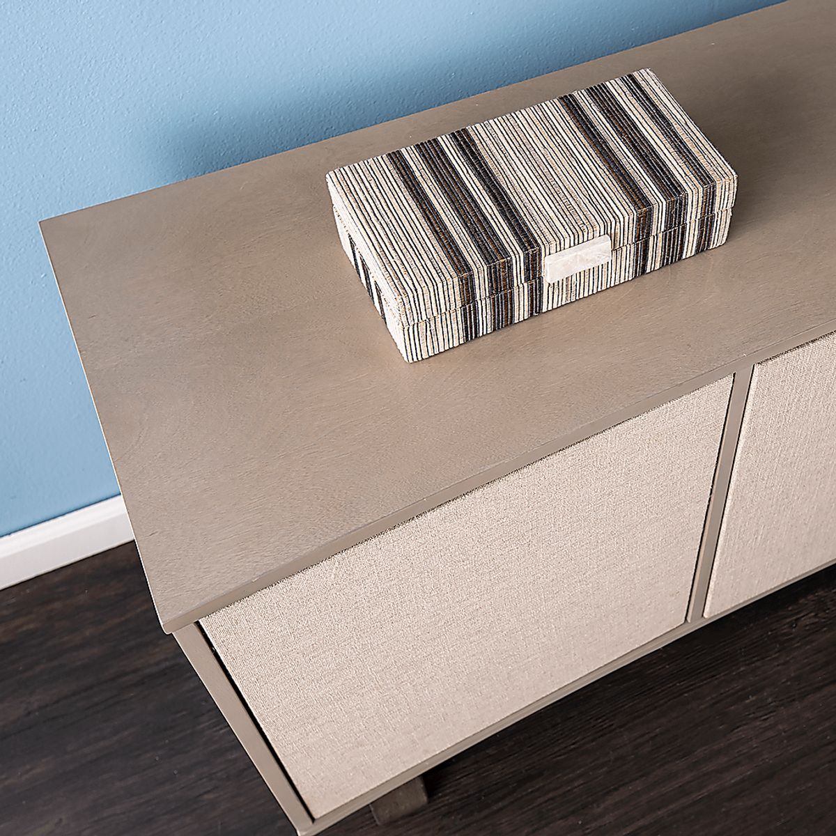 Lavergne Gray 54" Console | Rooms to Go