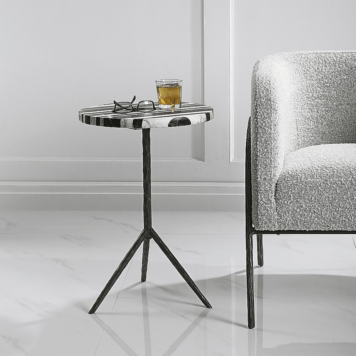 Laythan Black Accent Table - Rooms To Go
