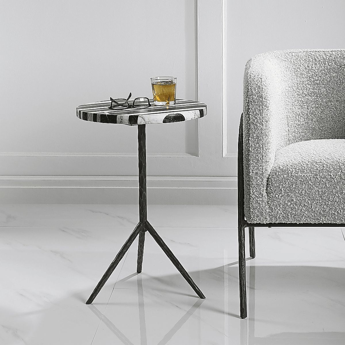 Laythan Black Black,Colors Accent Table | Rooms to Go