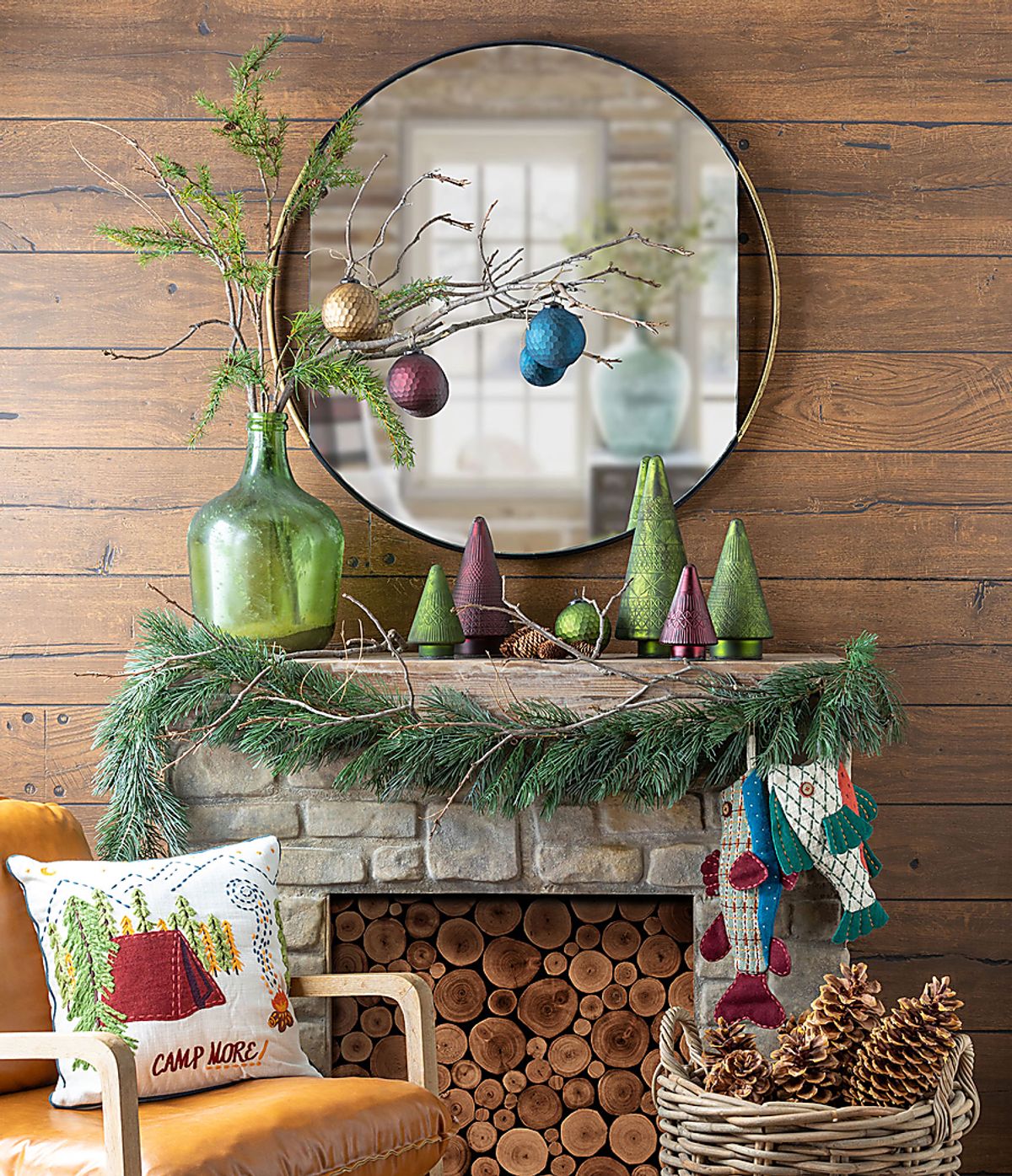 Levey II Green Vase | Rooms to Go