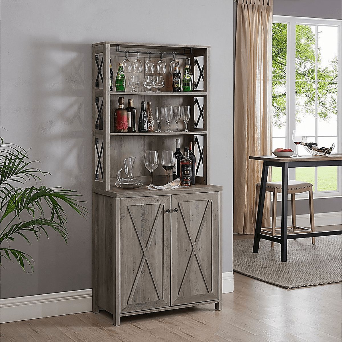 Loron Gray Bar Cabinet | Rooms to Go
