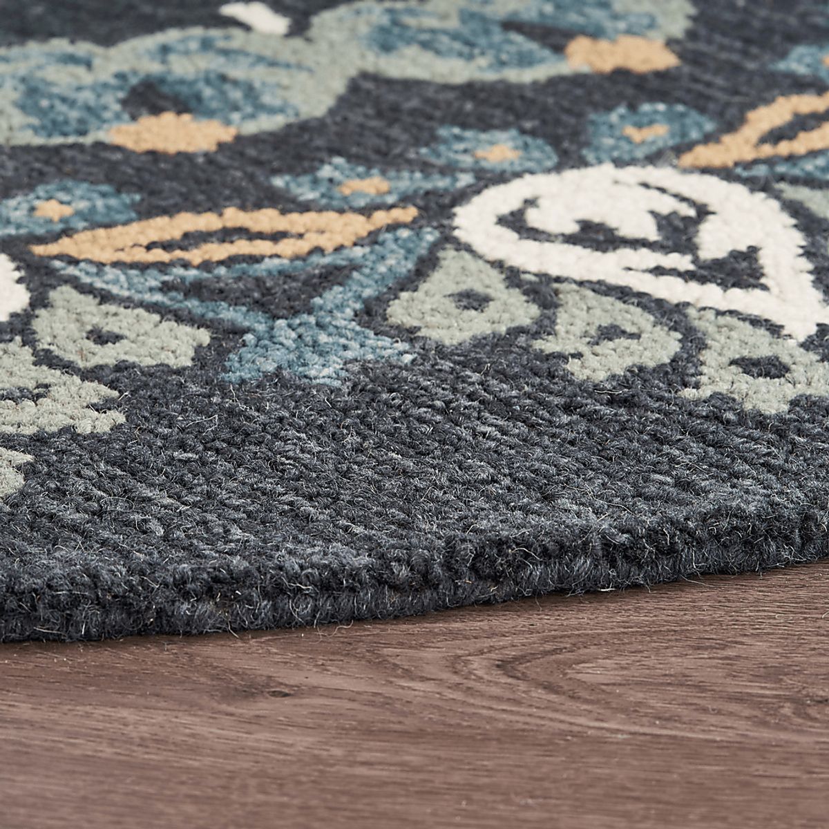 Makda Black Rug | Rooms to Go