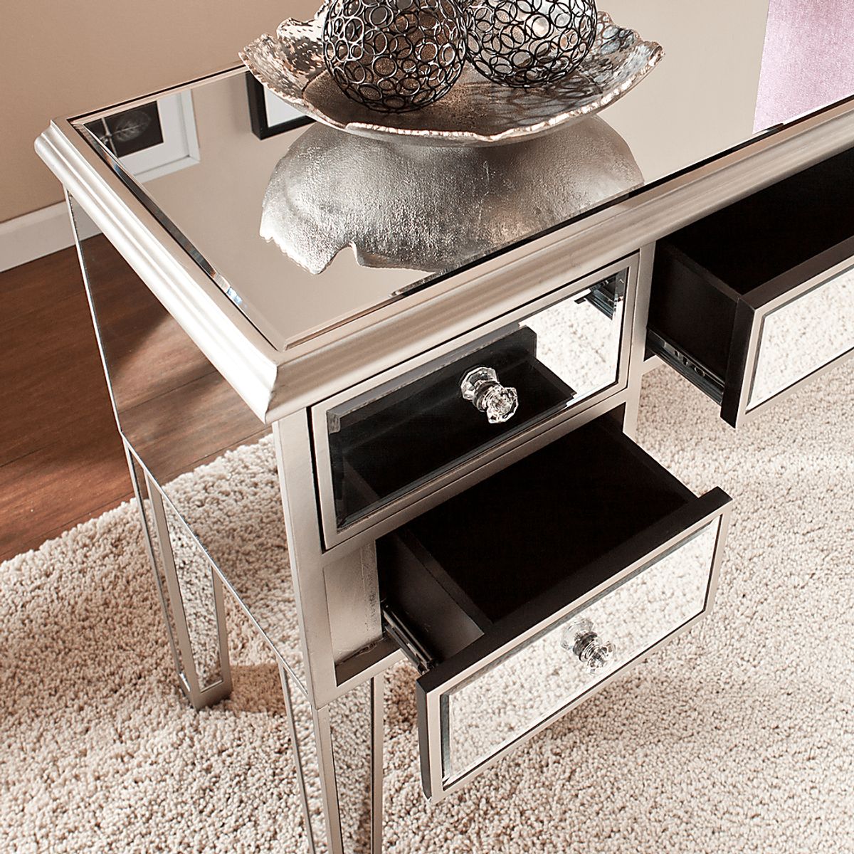 Mansur Silver Gray Console Table | Rooms to Go