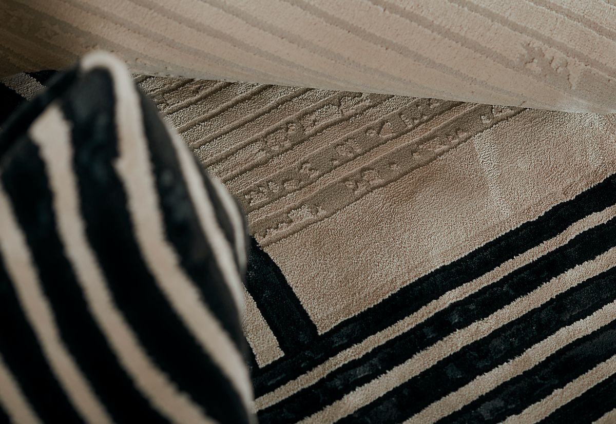 Mayzon Off-White Beige,White Rugs | Rooms to Go