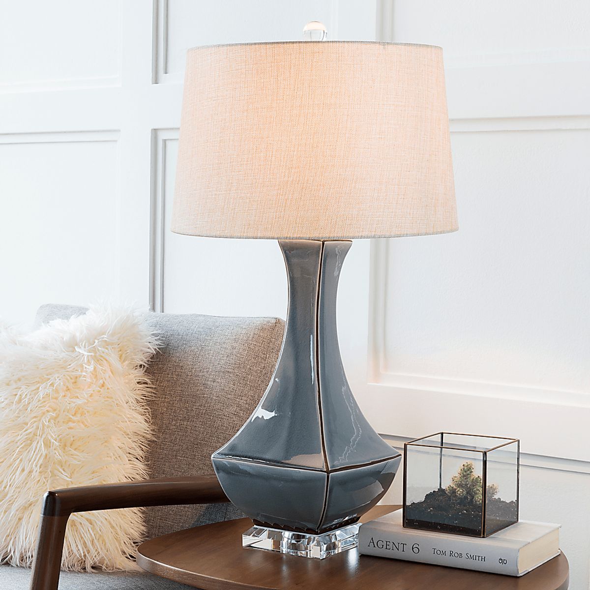 Mckay Farm Gray Table Lamp | Rooms to Go