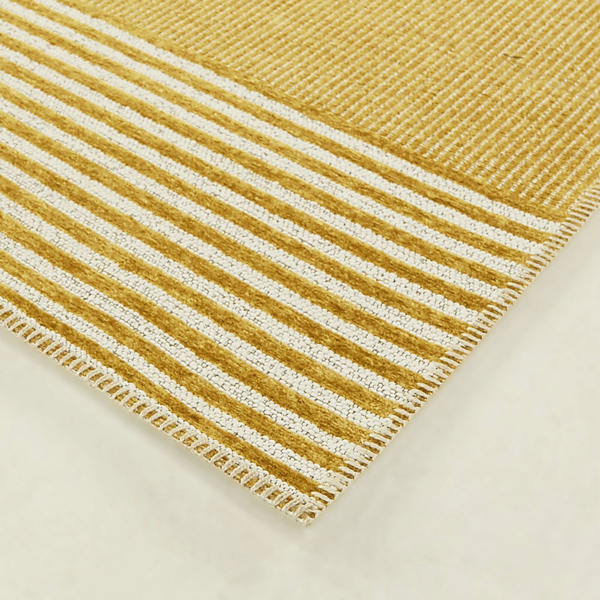 Metima Yellow Rugs | Rooms to Go