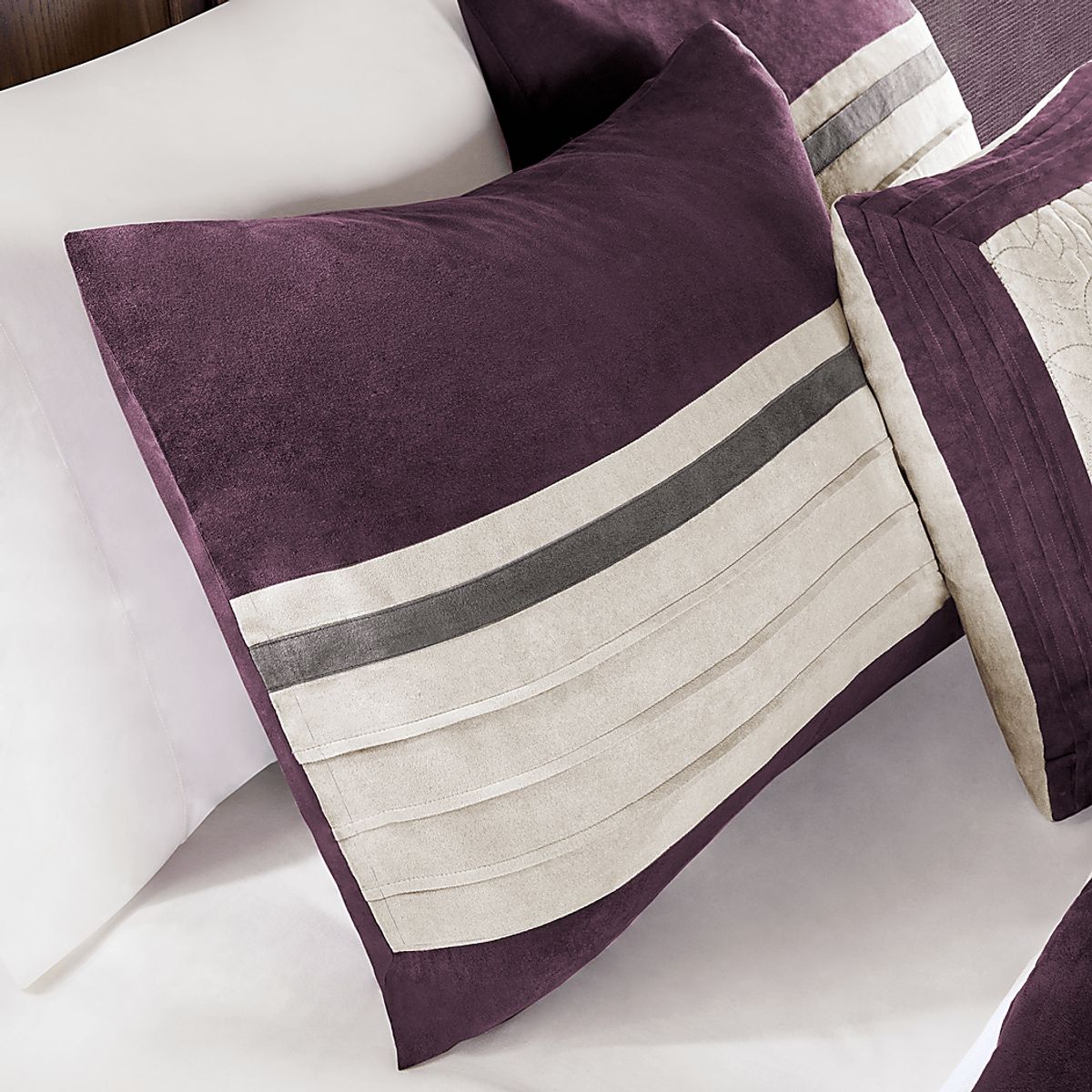 Metina Purple Red 7 Pc Queen Comforter Set | Rooms to Go