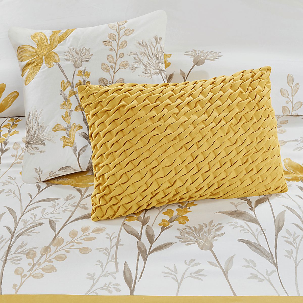Milaia Yellow 5 Pc King Comforter Set | Rooms to Go