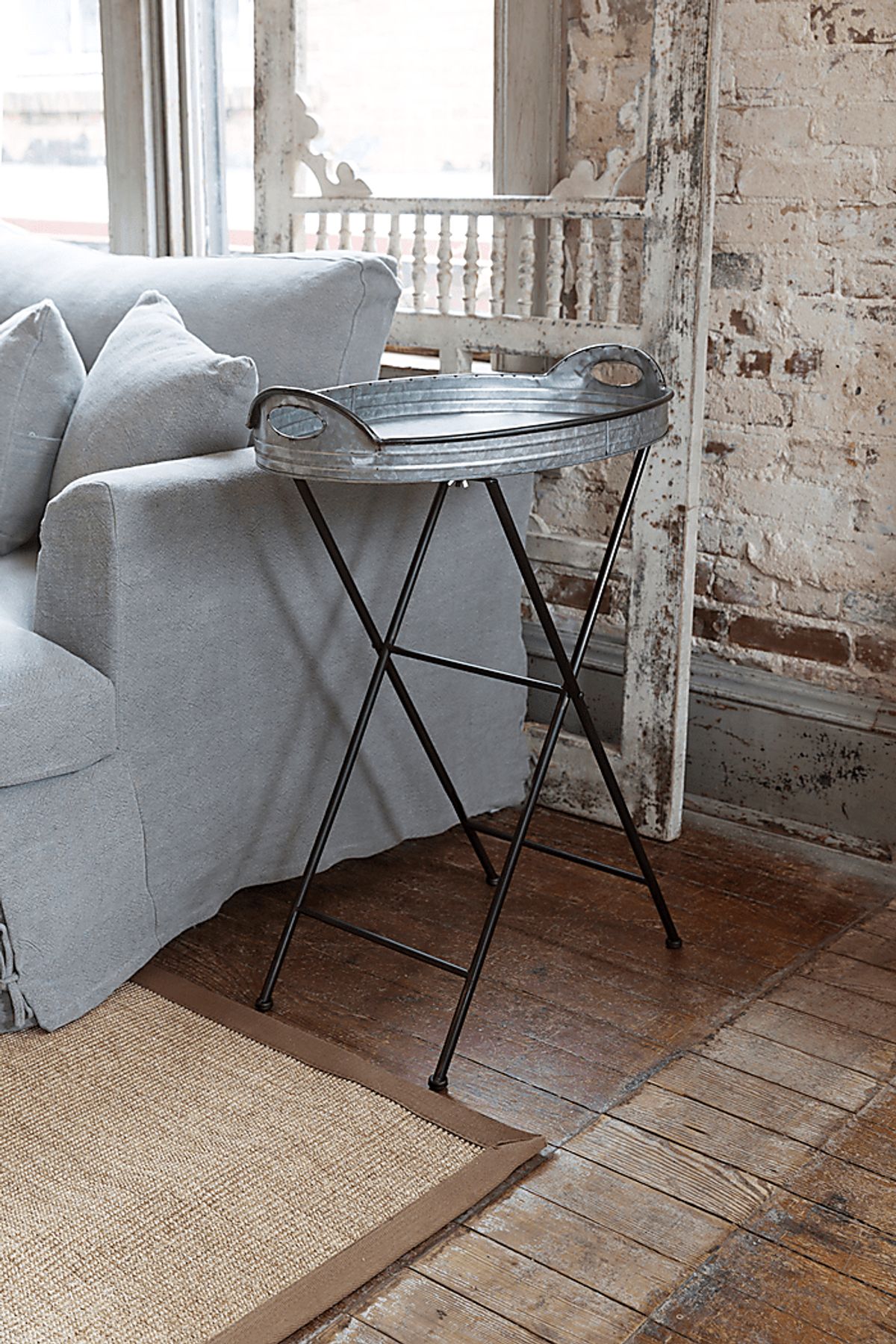 Mildred Silver Gray Table | Rooms to Go