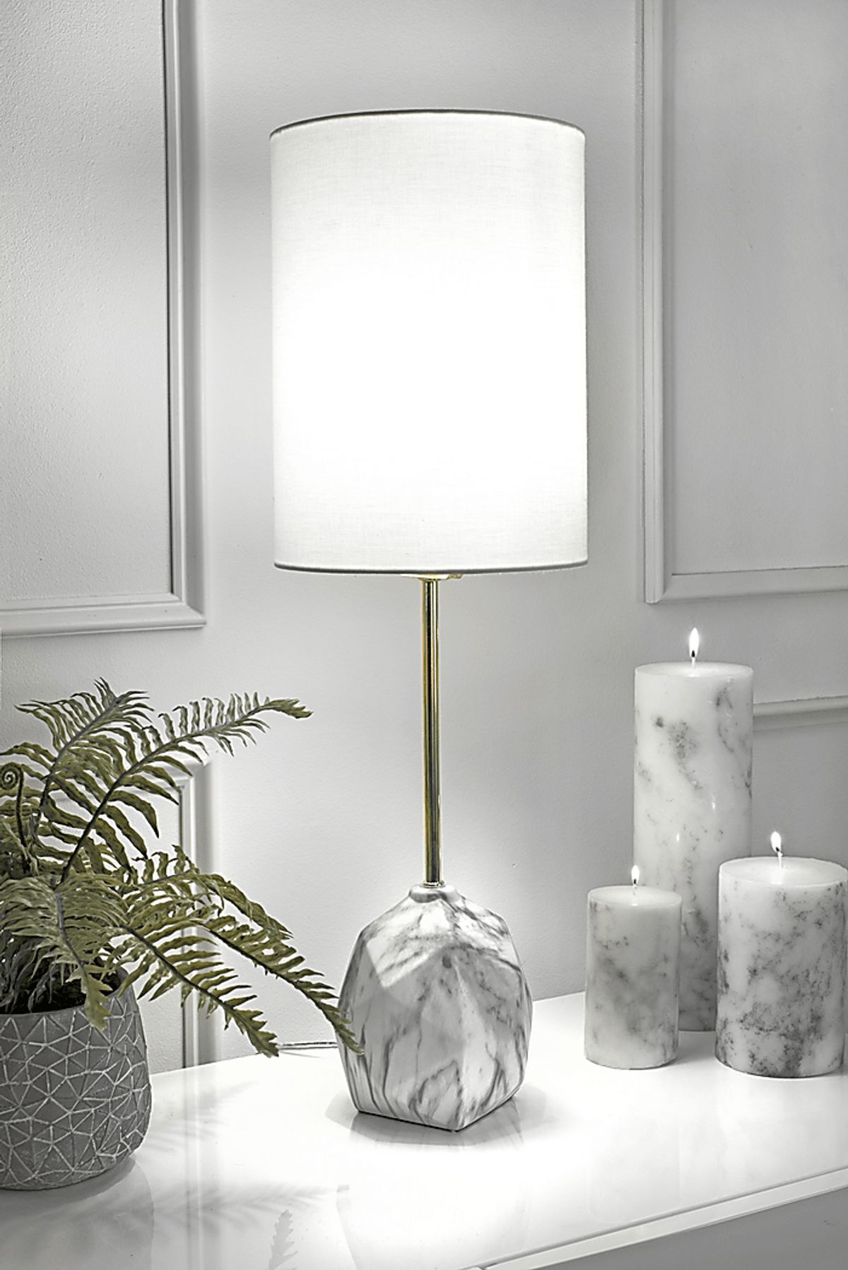 Mobina Gray Table Lamp | Rooms to Go