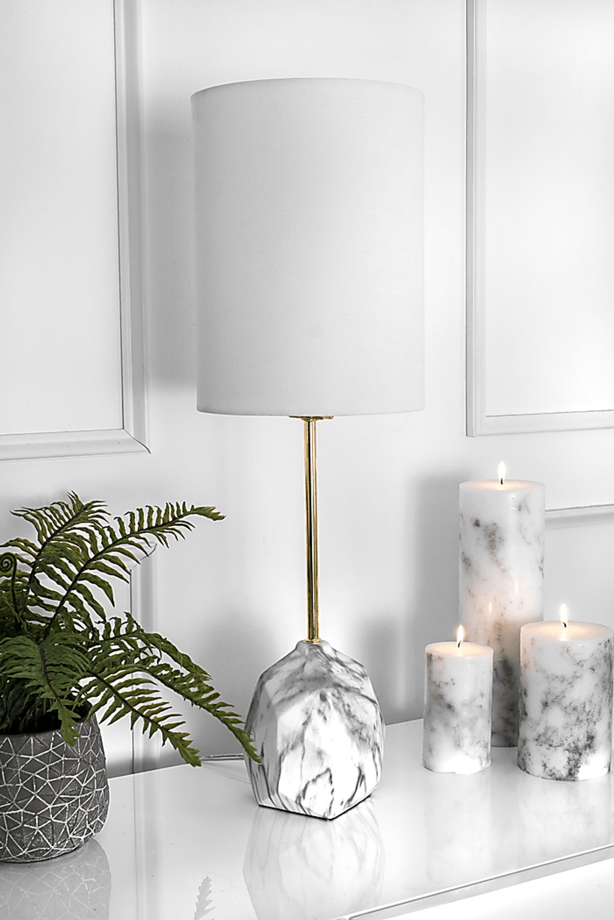 Mobina Gray Table Lamp | Rooms to Go
