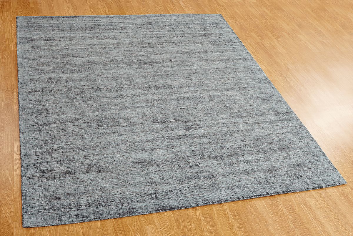 Moncha Gray Viscose Rug | Rooms to Go