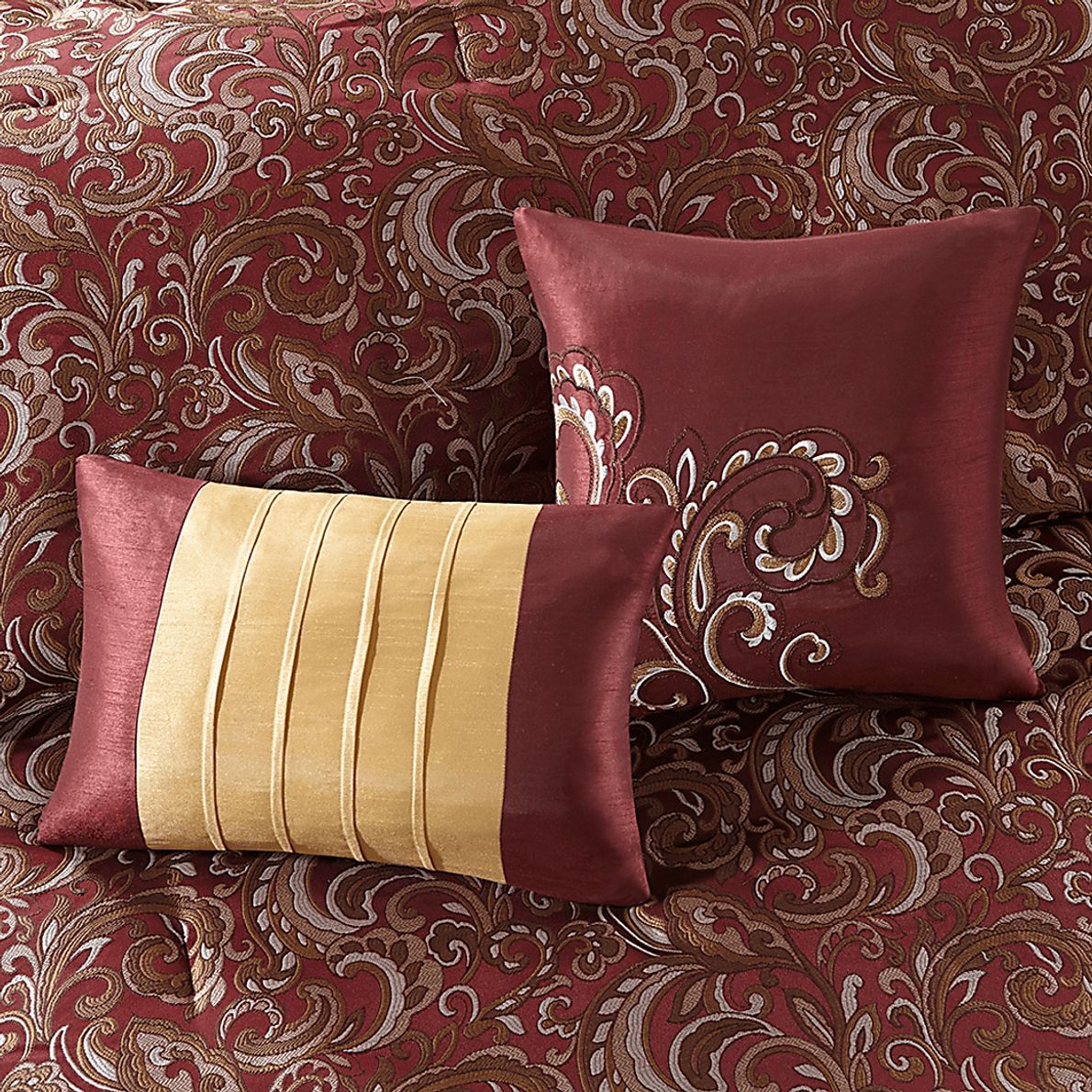Montegut Red 24 Pc Queen Bedding Set - Rooms To Go