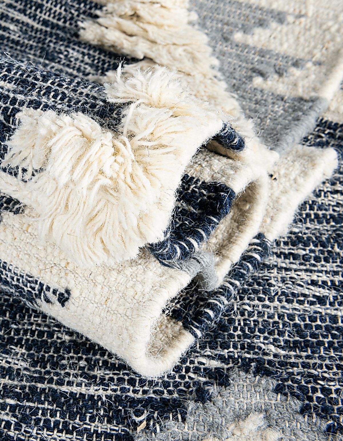 Mulde Navy Blue Rugs | Rooms to Go