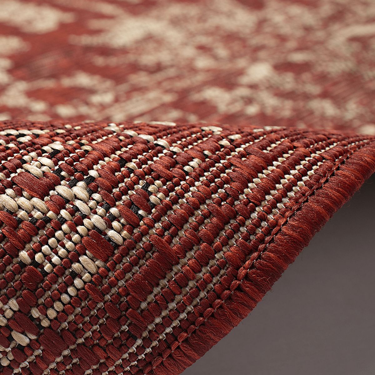 Musvista Red Outdoor Rugs | Rooms to Go