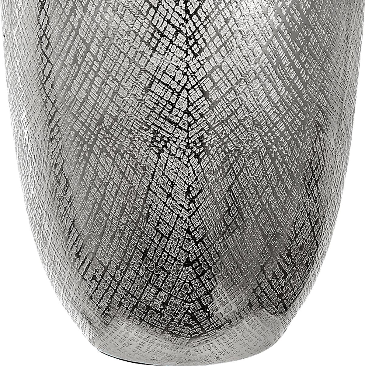 Newham Club Silver Gray Table Lamp | Rooms to Go