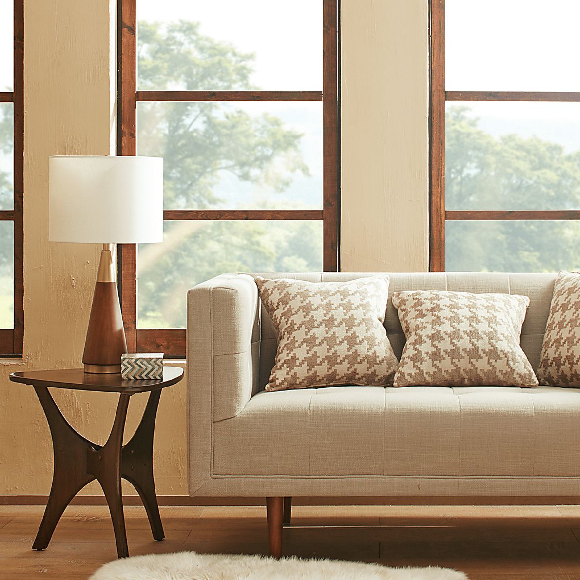 Noble Post Brown Lamp - Rooms To Go