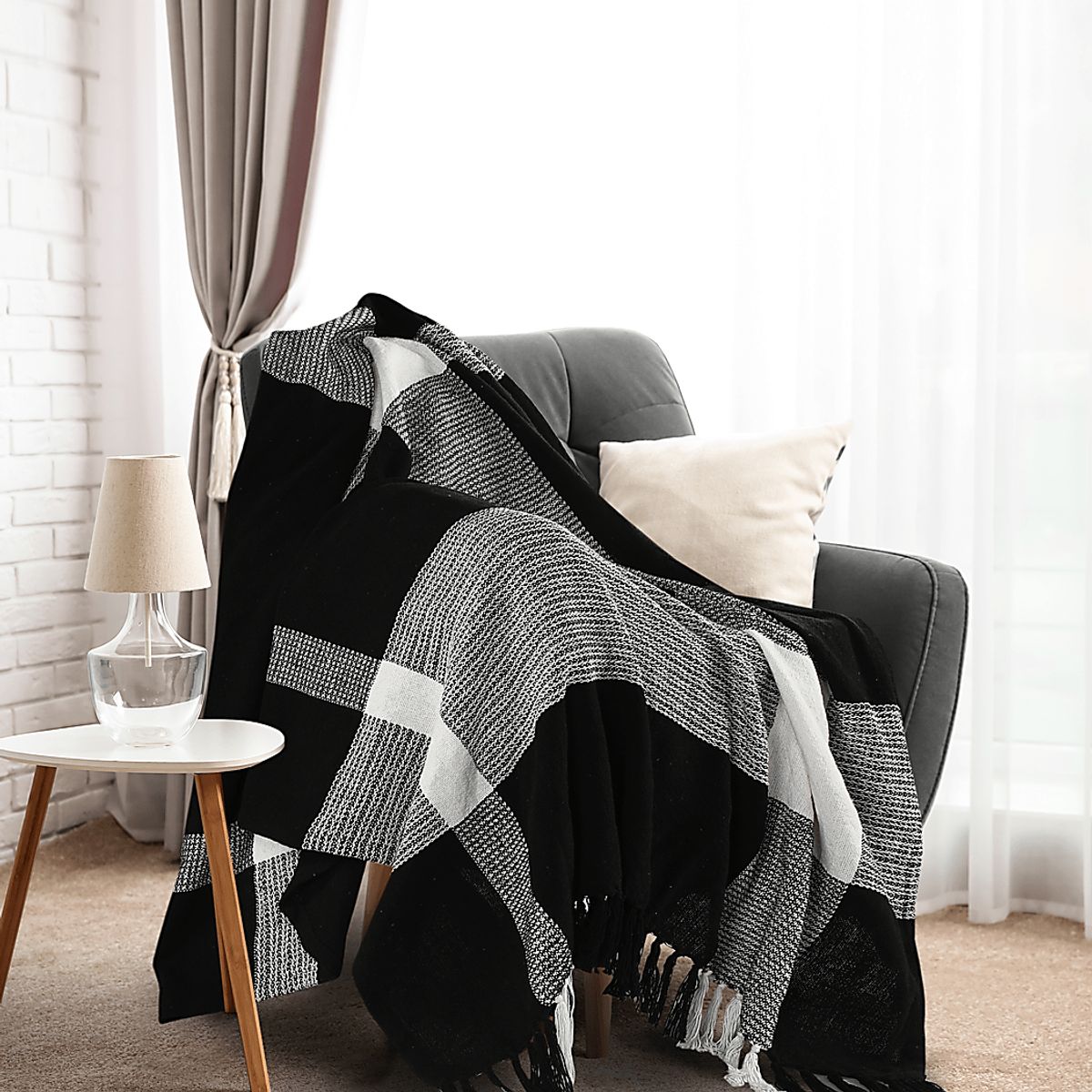 Novajoy Black Throw Blanket | Rooms to Go