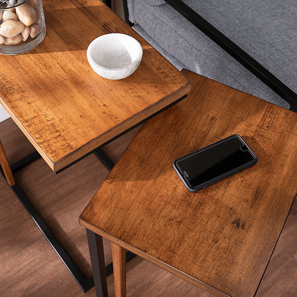 Oaklane Place Brown Dark Wood Nesting Tables, Set Of 2 | Rooms to Go