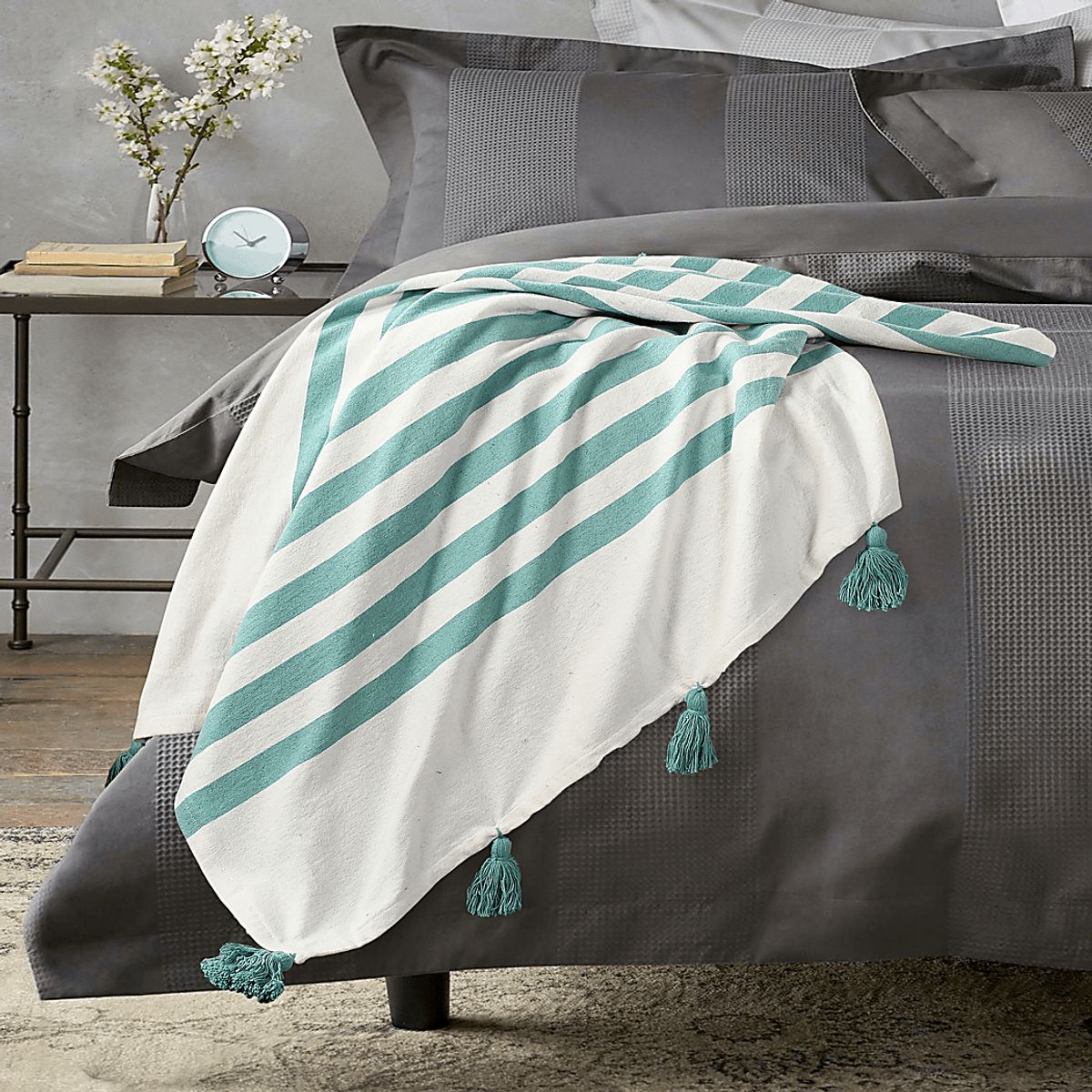 Olive Lane Aqua Blue Throw Blanket | Rooms to Go