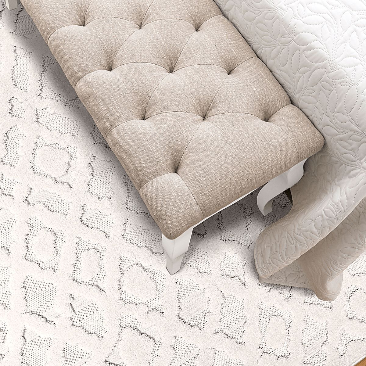 Overlea White Rug | Rooms to Go