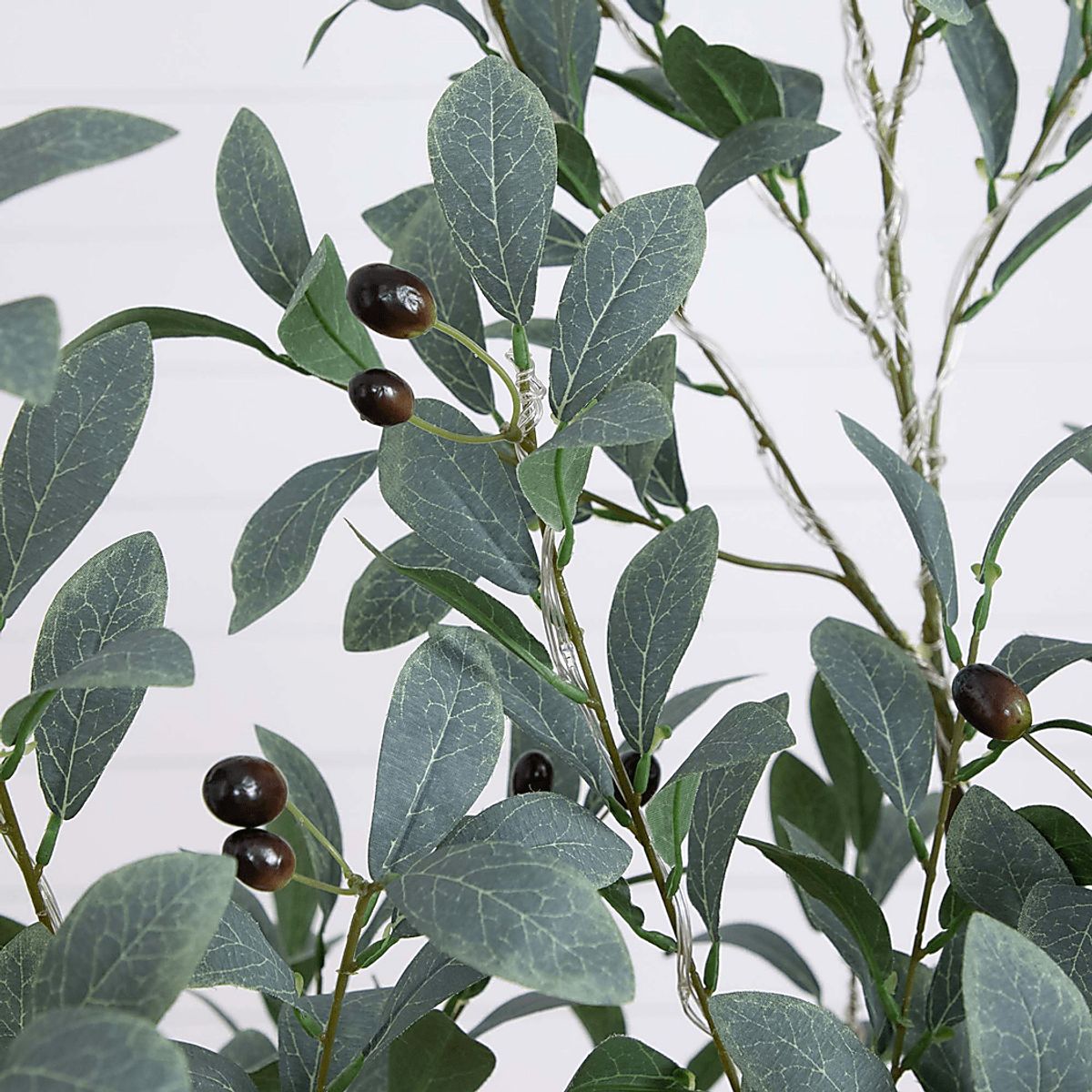 Pavlick II Green Silk Tree W/Lights | Rooms to Go