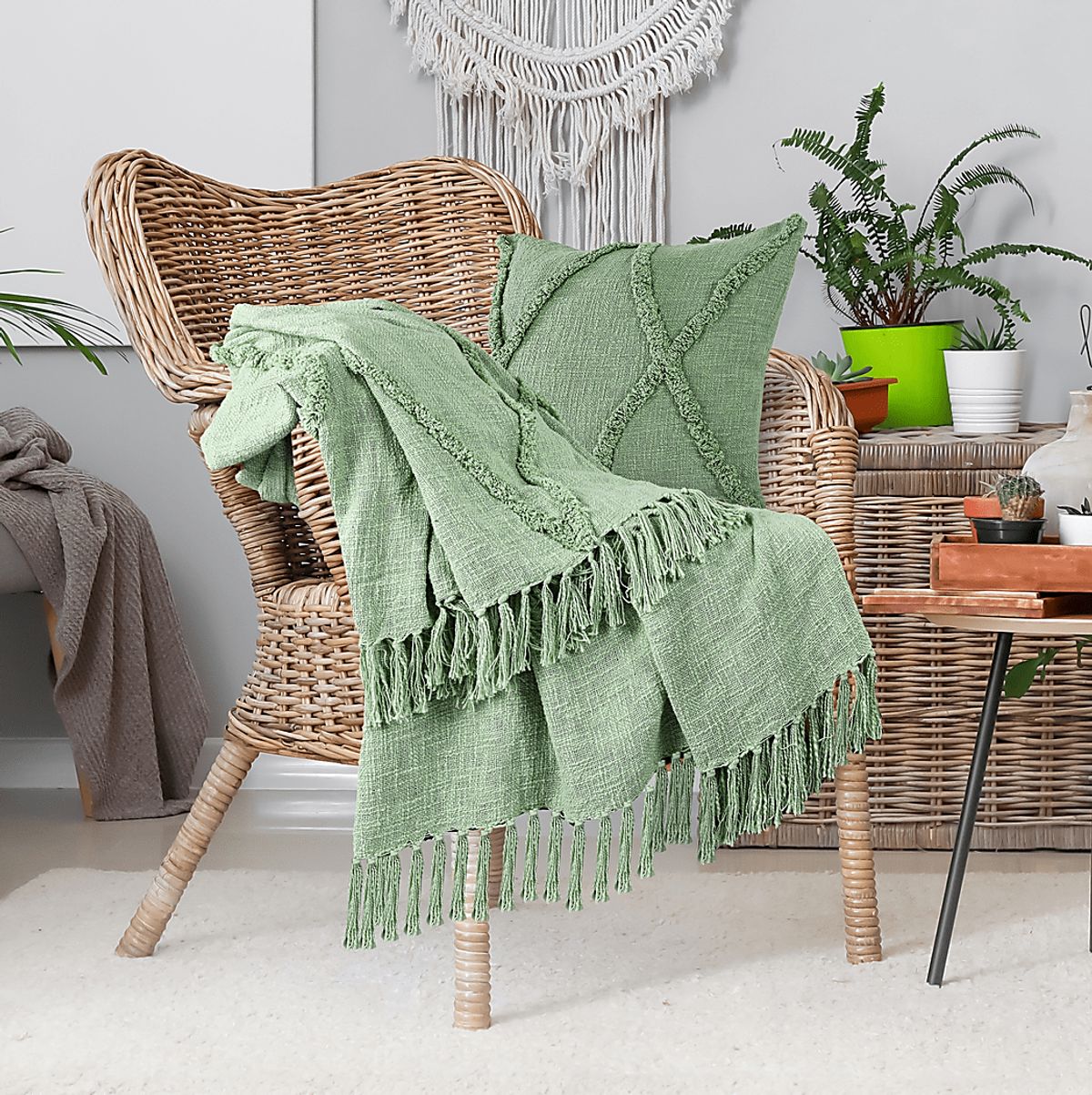 Peachwell Green Throw Blanket | Rooms to Go