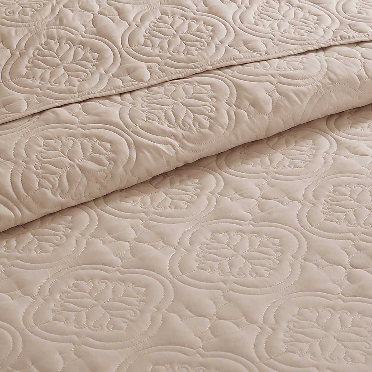 Probandt Beige Polyester Fabric 3 Pc Full/Queen Bedspread Set | Rooms to Go