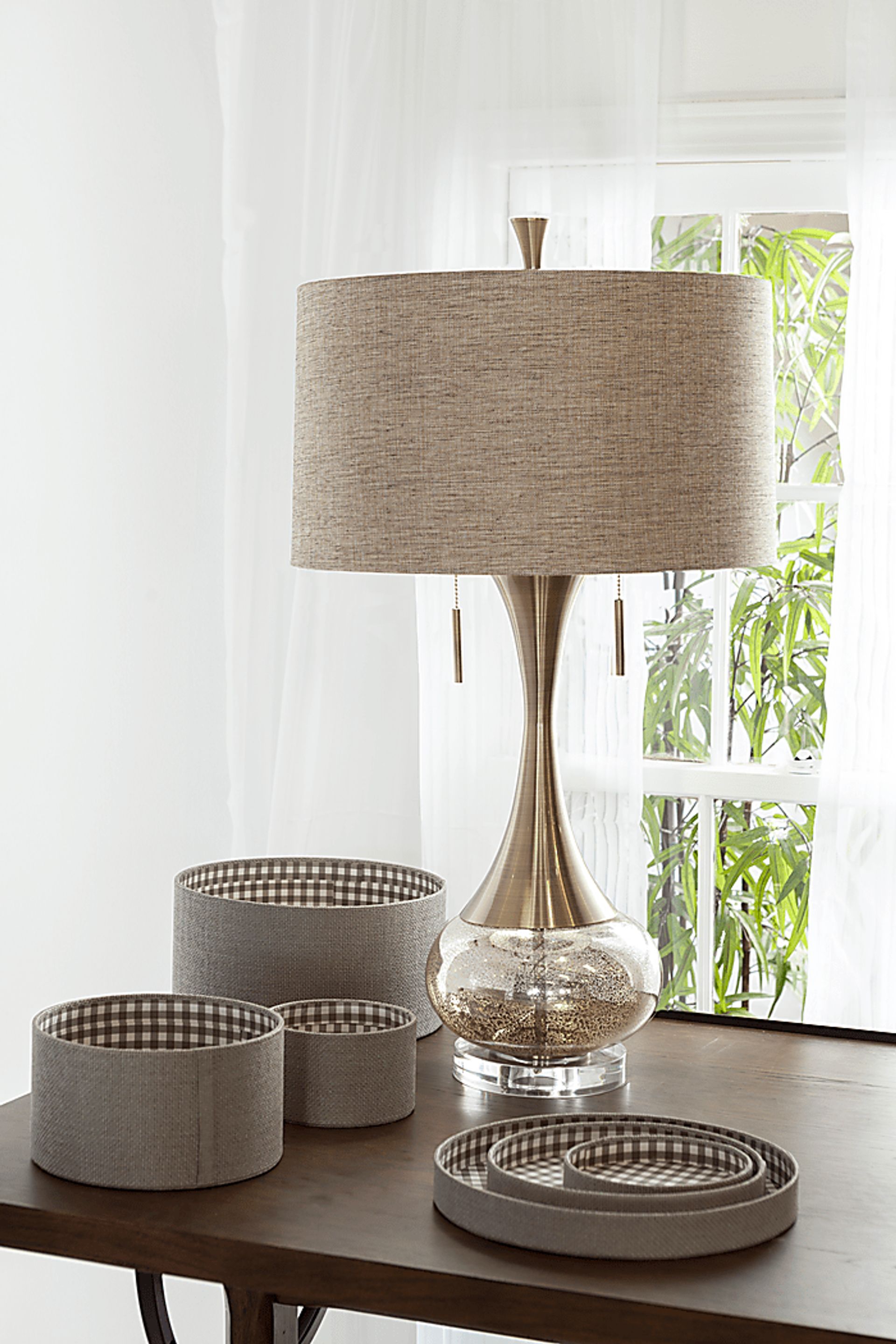 Quito Club Champagne Beige Table Lamp | Rooms to Go