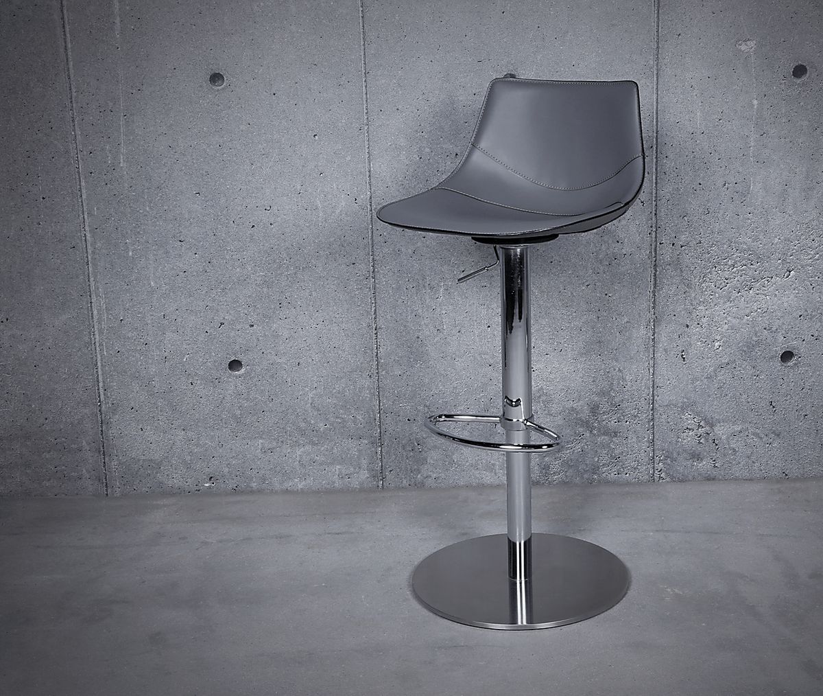 Reebe Gray Leather Barstool | Rooms to Go