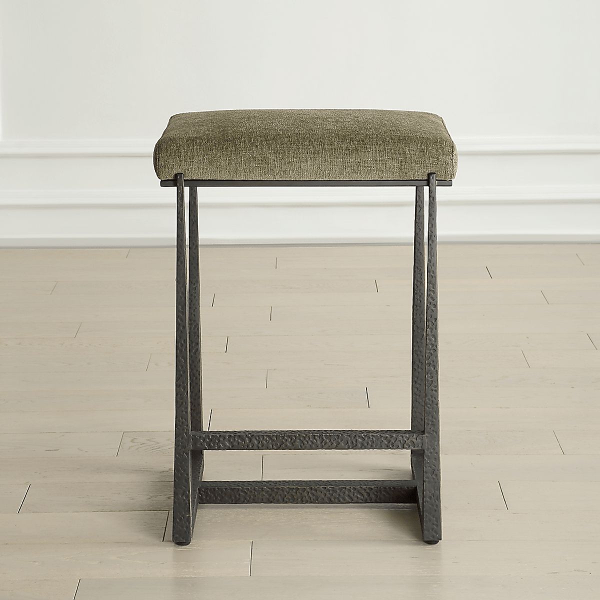 Roial II Black Black,Colors Green Barstool | Rooms to Go