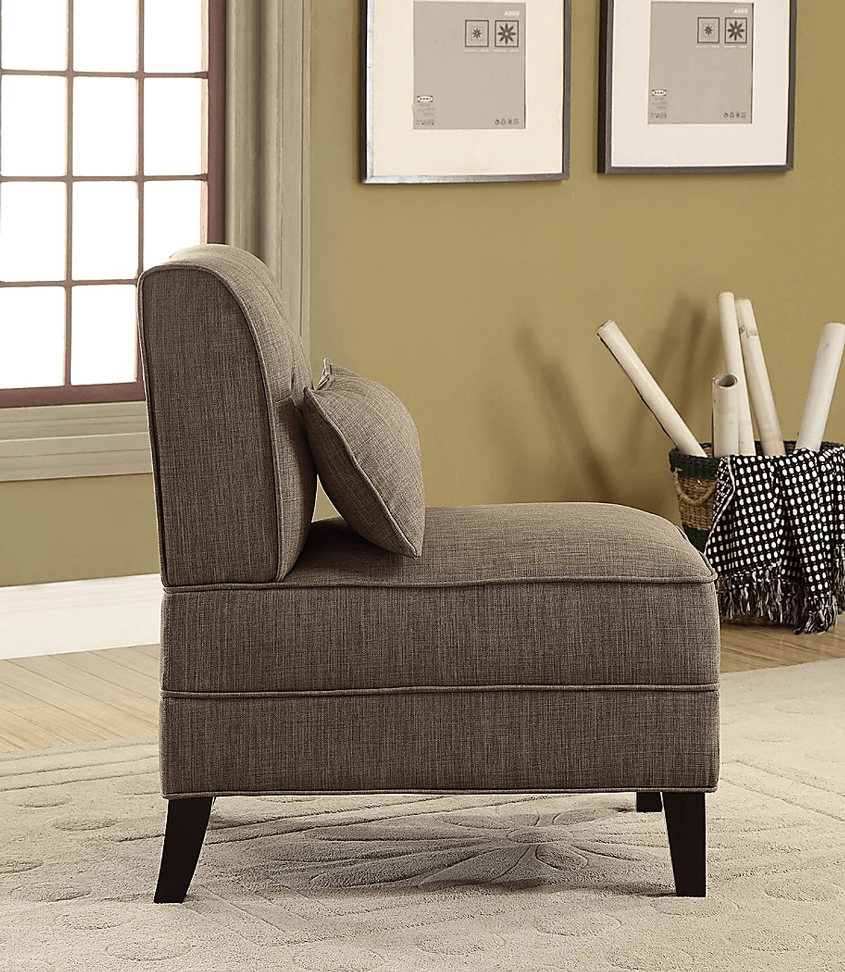 Sandra Gray Accent Chair | Rooms to Go