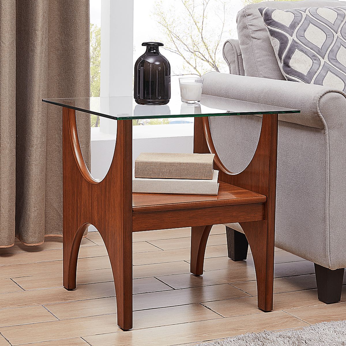 Saranac Brown Dark Wood End Table | Rooms to Go