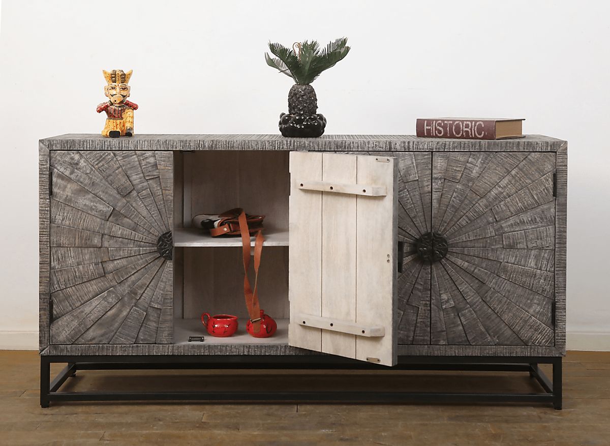 Saulter Gray Sideboard | Rooms to Go