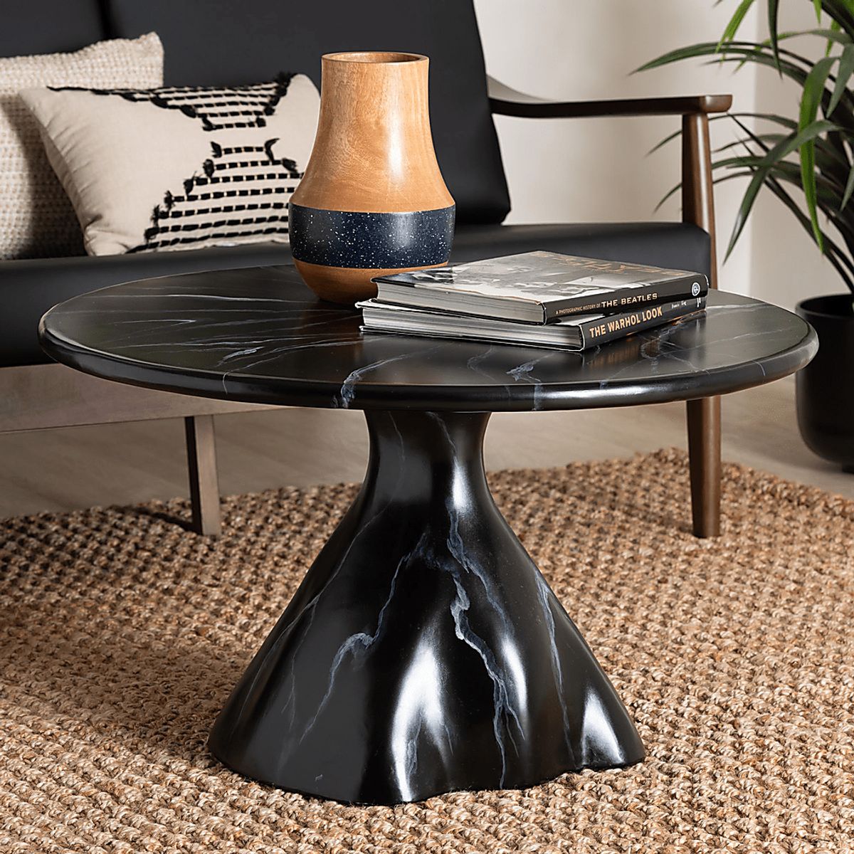 Shadetube Black Cocktail Table | Rooms to Go