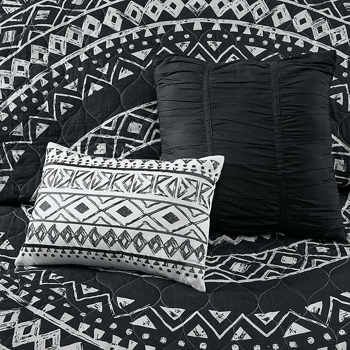 Shamilar Black Cotton Fabric 7 Pc Full/Queen Coverlet Set | Rooms to Go