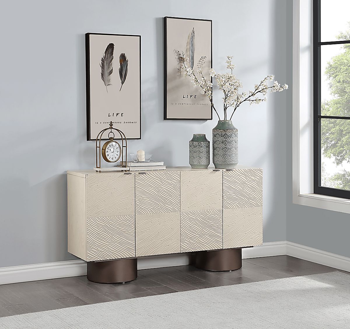 Shirecliffe White Colors,White Credenza | Rooms to Go