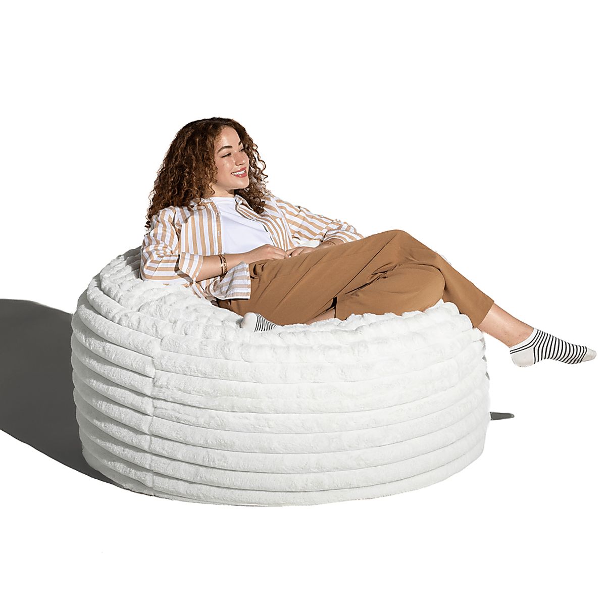 Sinepa Ivory Beige Faux Fur Bean Bag Chair | Rooms to Go