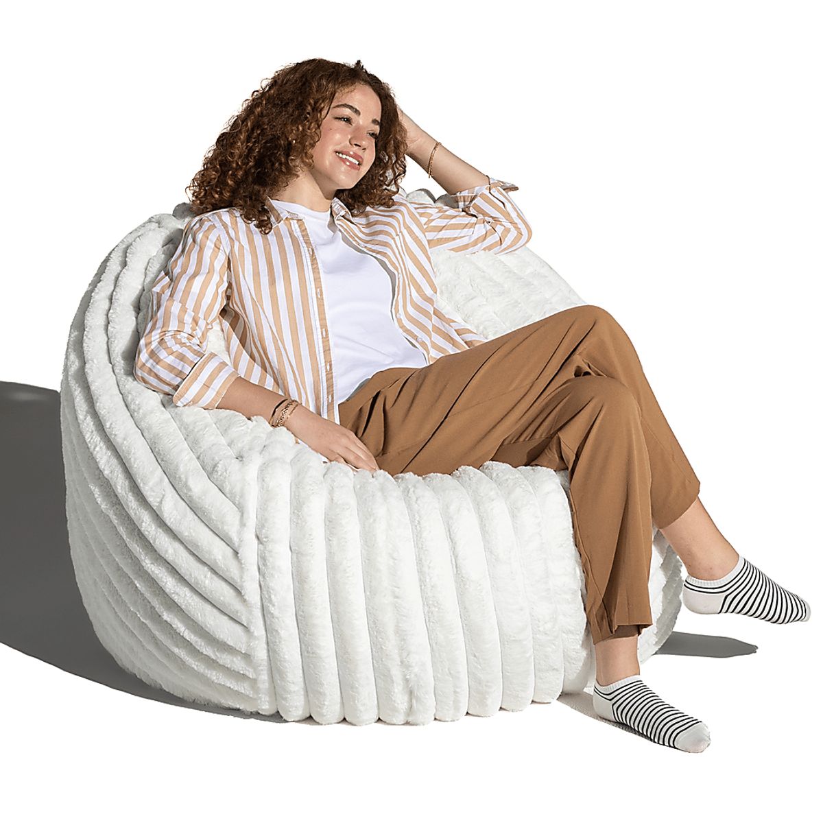 Sinepa Ivory Beige Faux Fur Bean Bag Chair | Rooms to Go