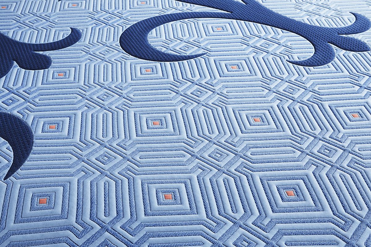 Stearns And Foster Lux Hybrid Soft King Mattress | Rooms to Go