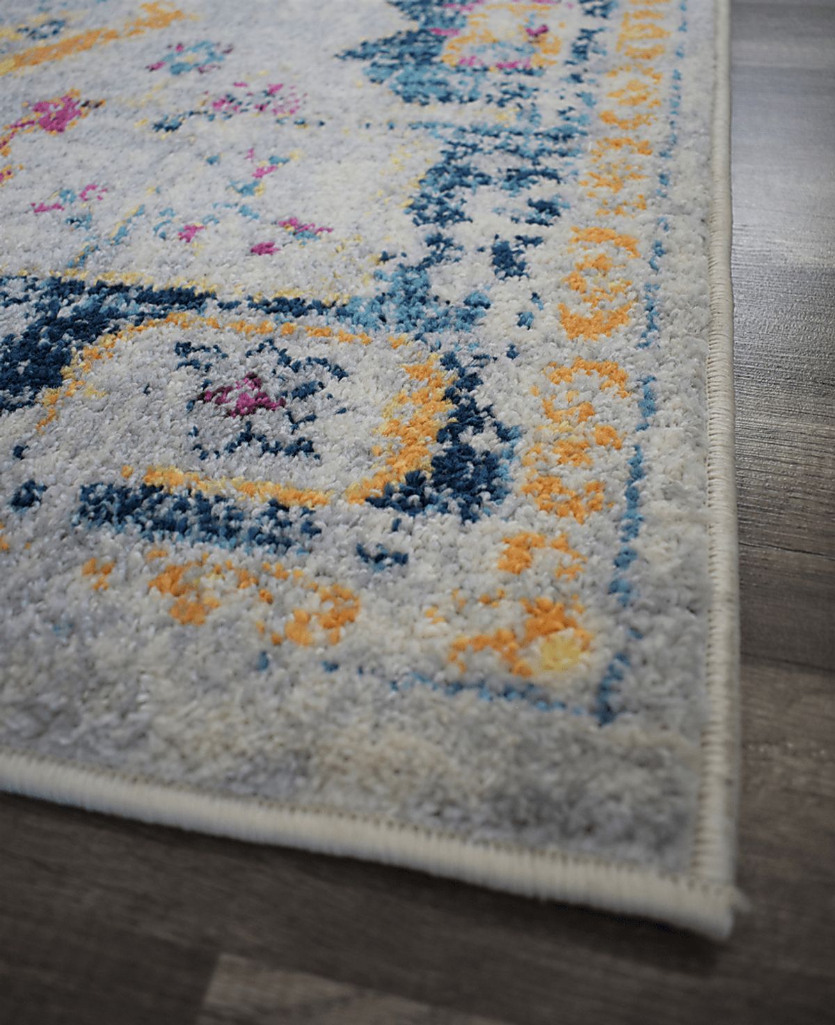 Suhana Light Blue Rug | Rooms to Go